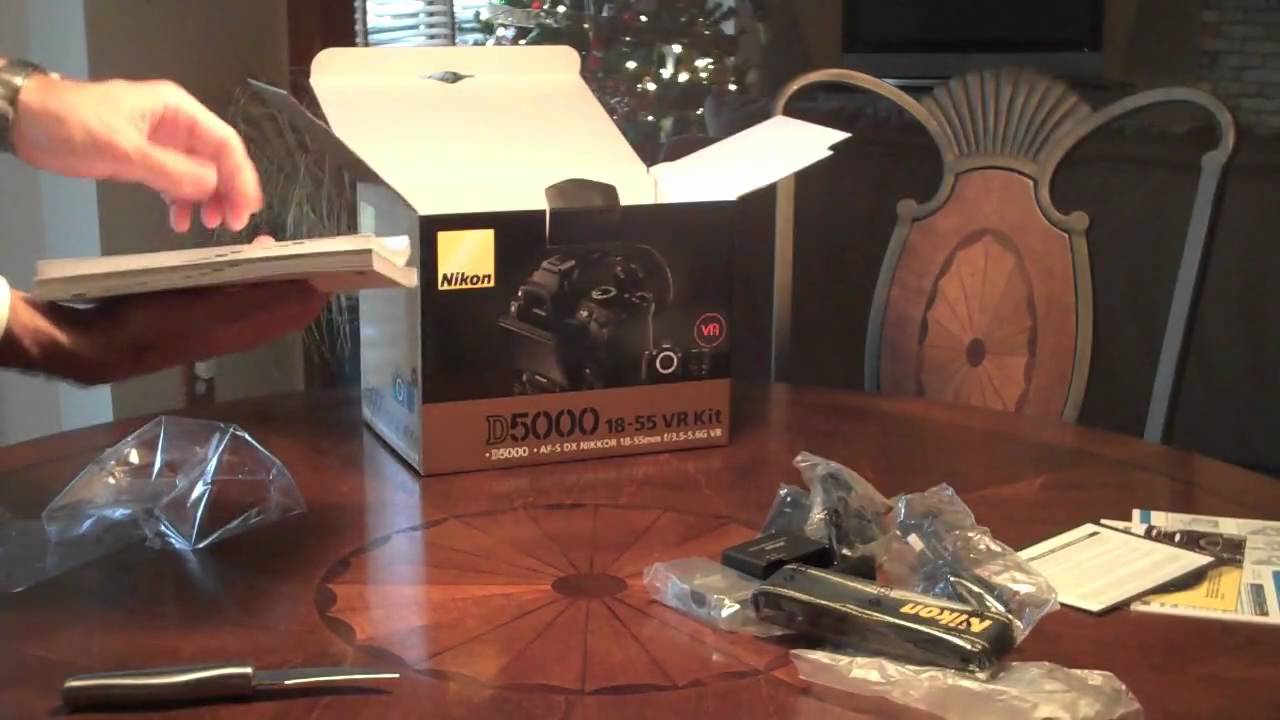 Nikon D5000 Unboxing - YouTube