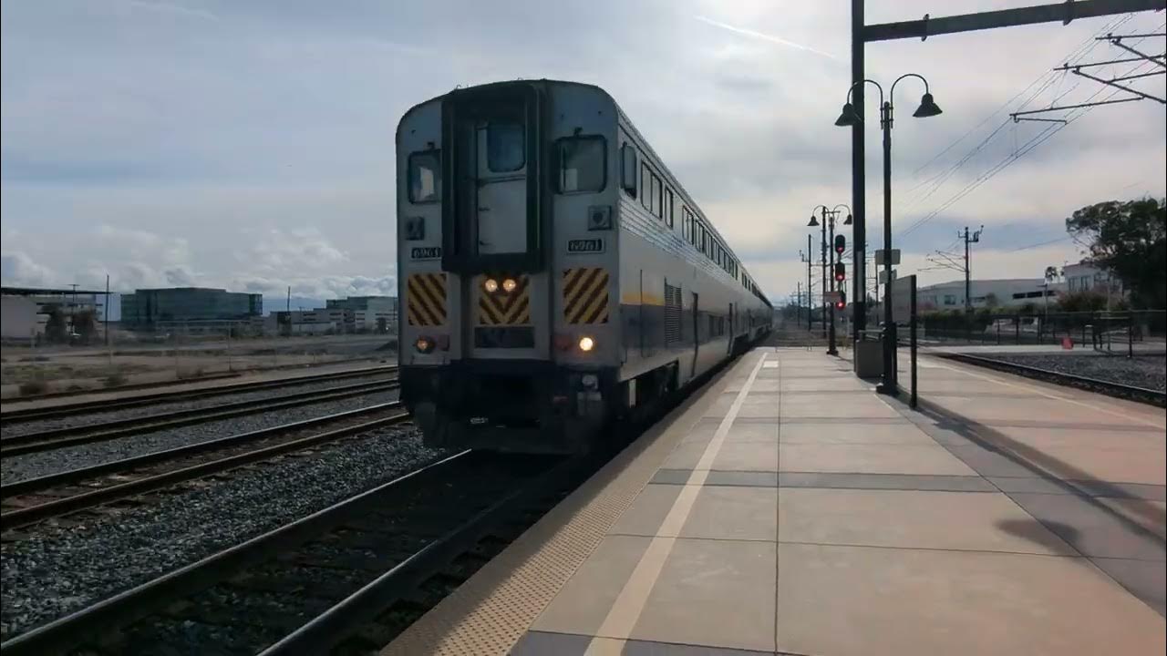 Amtrak CDTX 6961 leading Capital Corridor 728 arriving at Santa Clara Station - YouTube