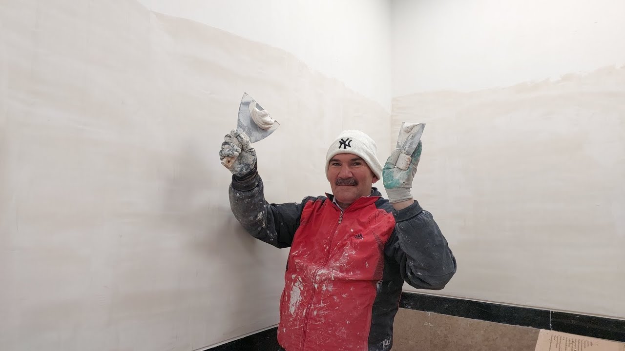 Preparation of painting wall putty#work #satisfying #business #home # ...