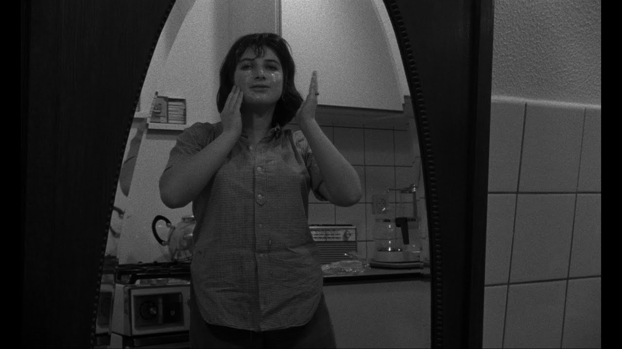 CLIP Saute ma ville (Chantal Akerman - 1968) - YouTube