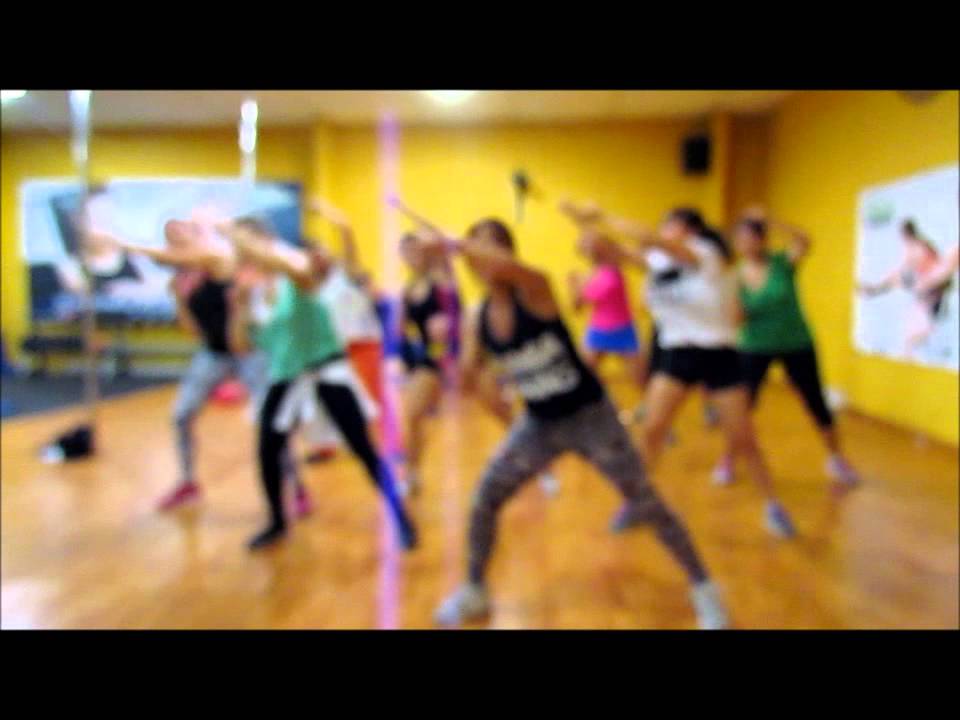 ALE ZUMBA - Can't Hold Us - YouTube