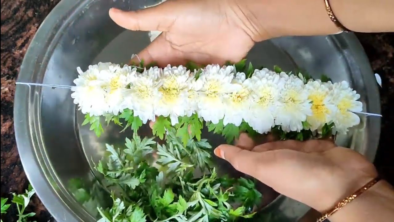 Very Very Easy Trick To Make Beautiful Flower Mala For Beginners ...