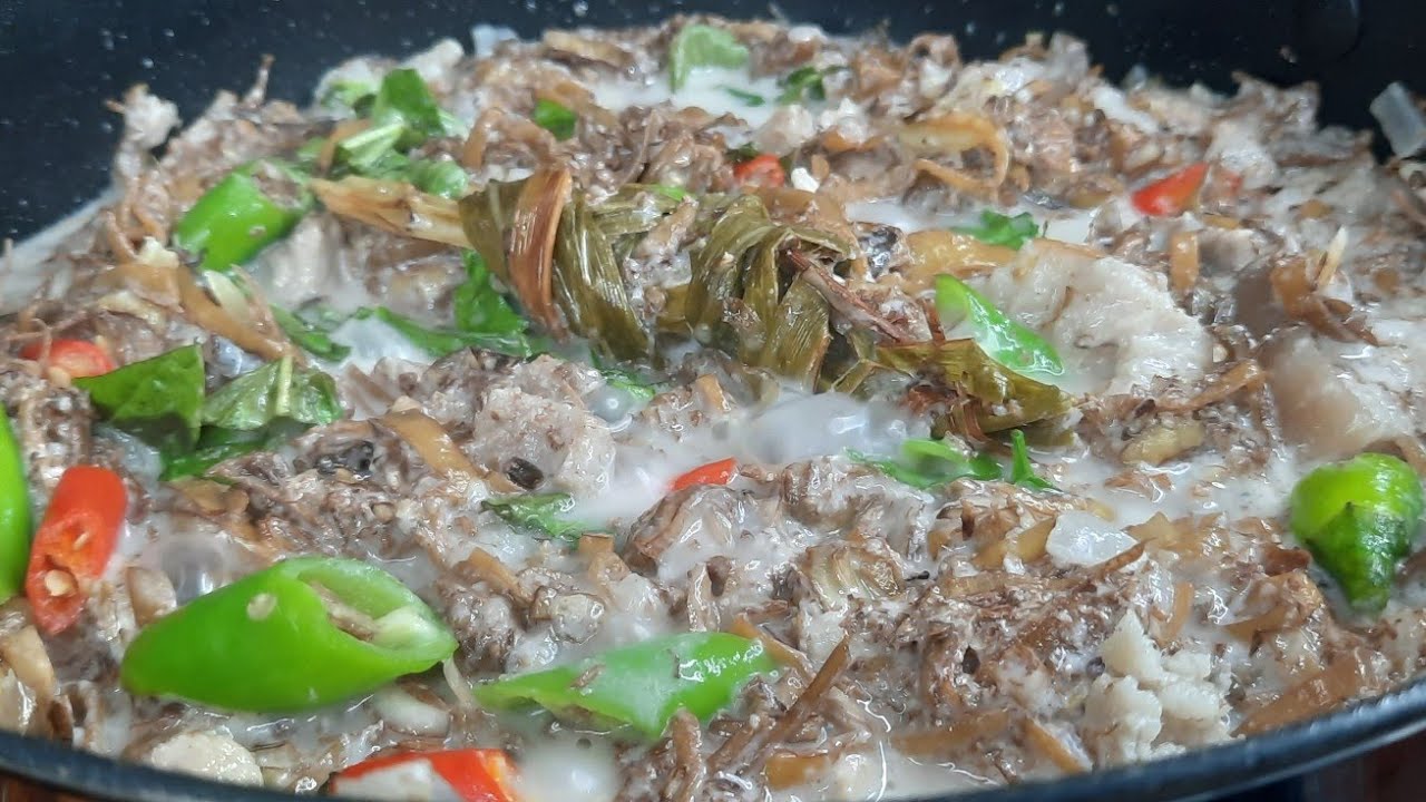 HOW TO COOK GINATAANG PUSO NG SAGING / BANANA HEART IN COCONUT MILK ...