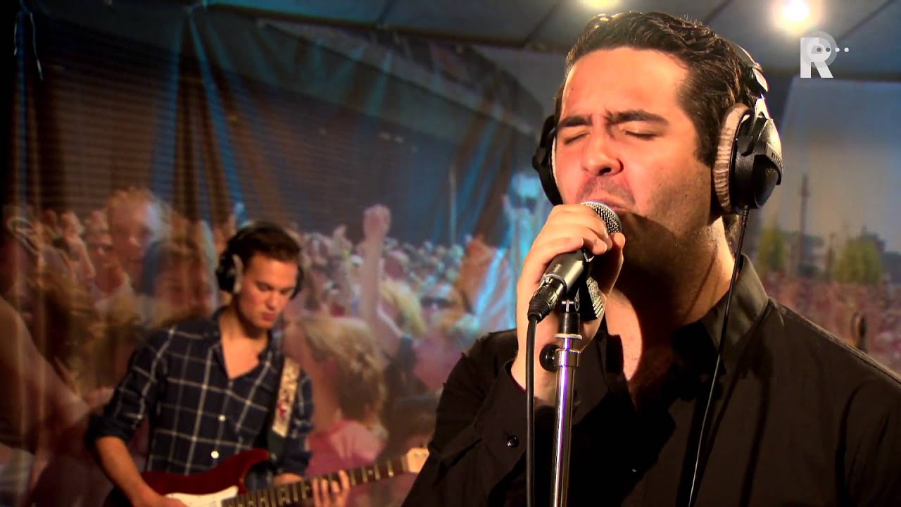 Oliver Alexander - I Thought I Could Trust You - Live uit Lloyd - YouTube