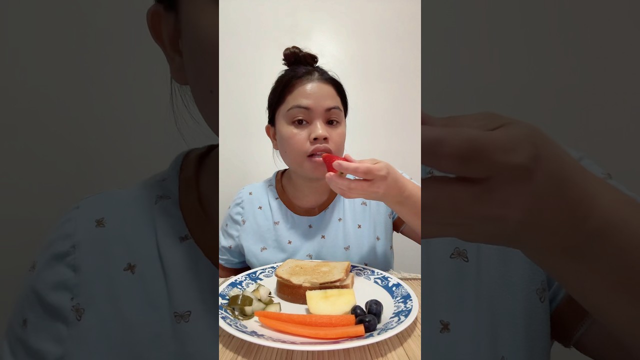 📌 Eating Mode 🥒🍓🫐🥪🍎😋 #fypシ - YouTube
