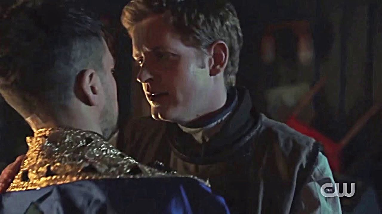 The 100 6x13 Murphy Gets Kissed - YouTube