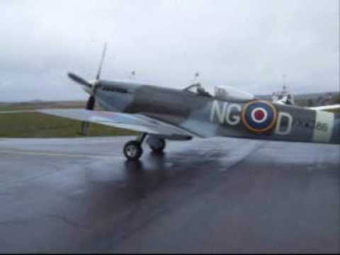 Spitfire 2010 - engine start and airshow - YouTube