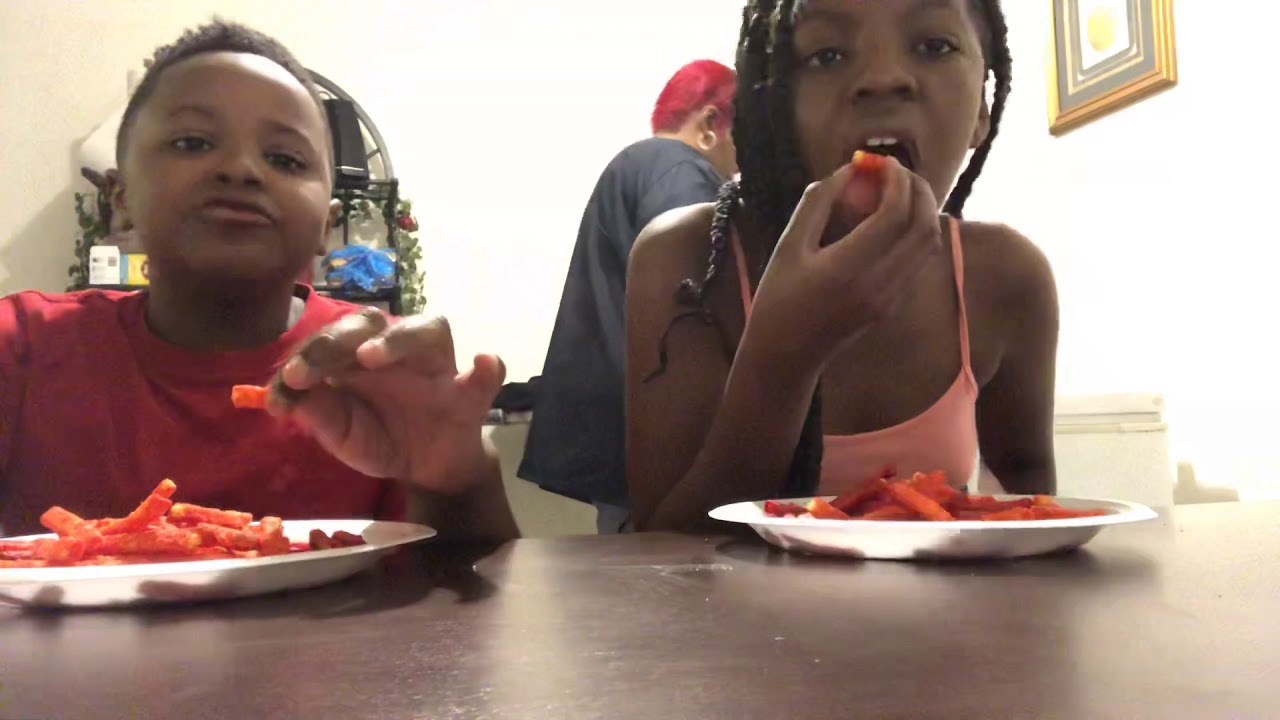 The hot chip mix up challenge - YouTube