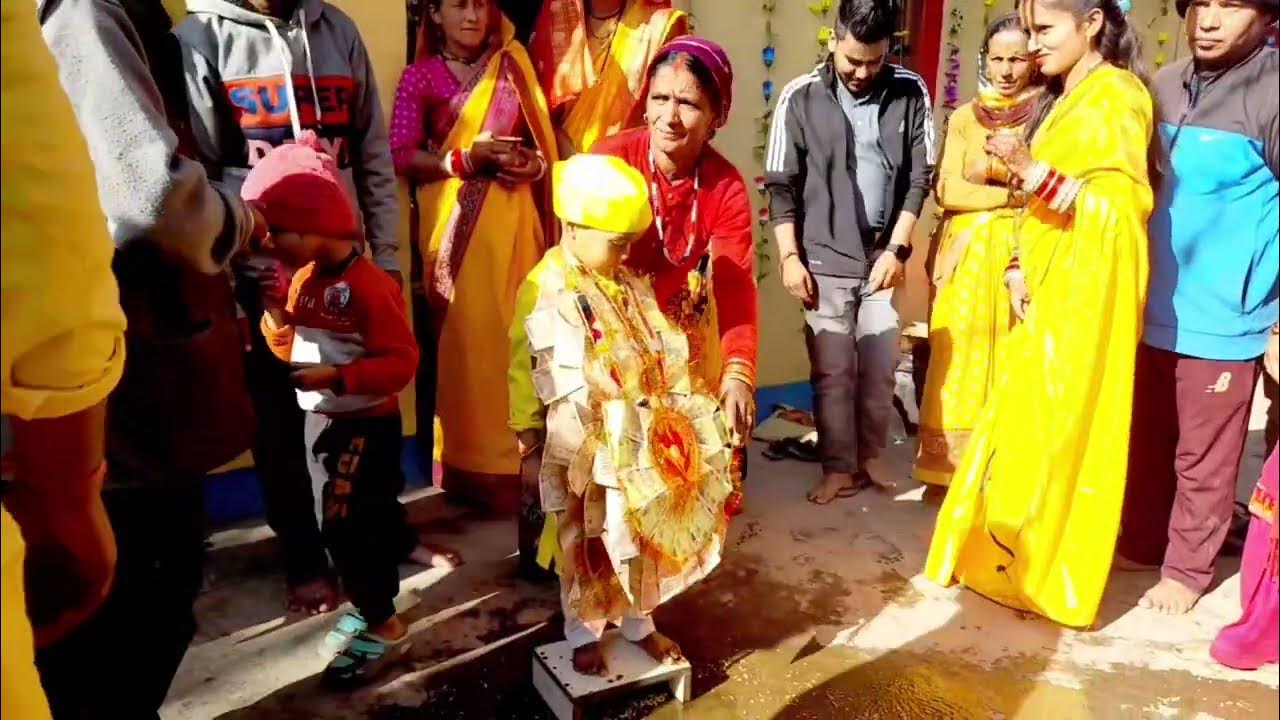 सर्दियों से पहले के कुछ जरूरी काम शुरू || Pahadi Lifestyle Vlog || Pahadi ... - YouTube