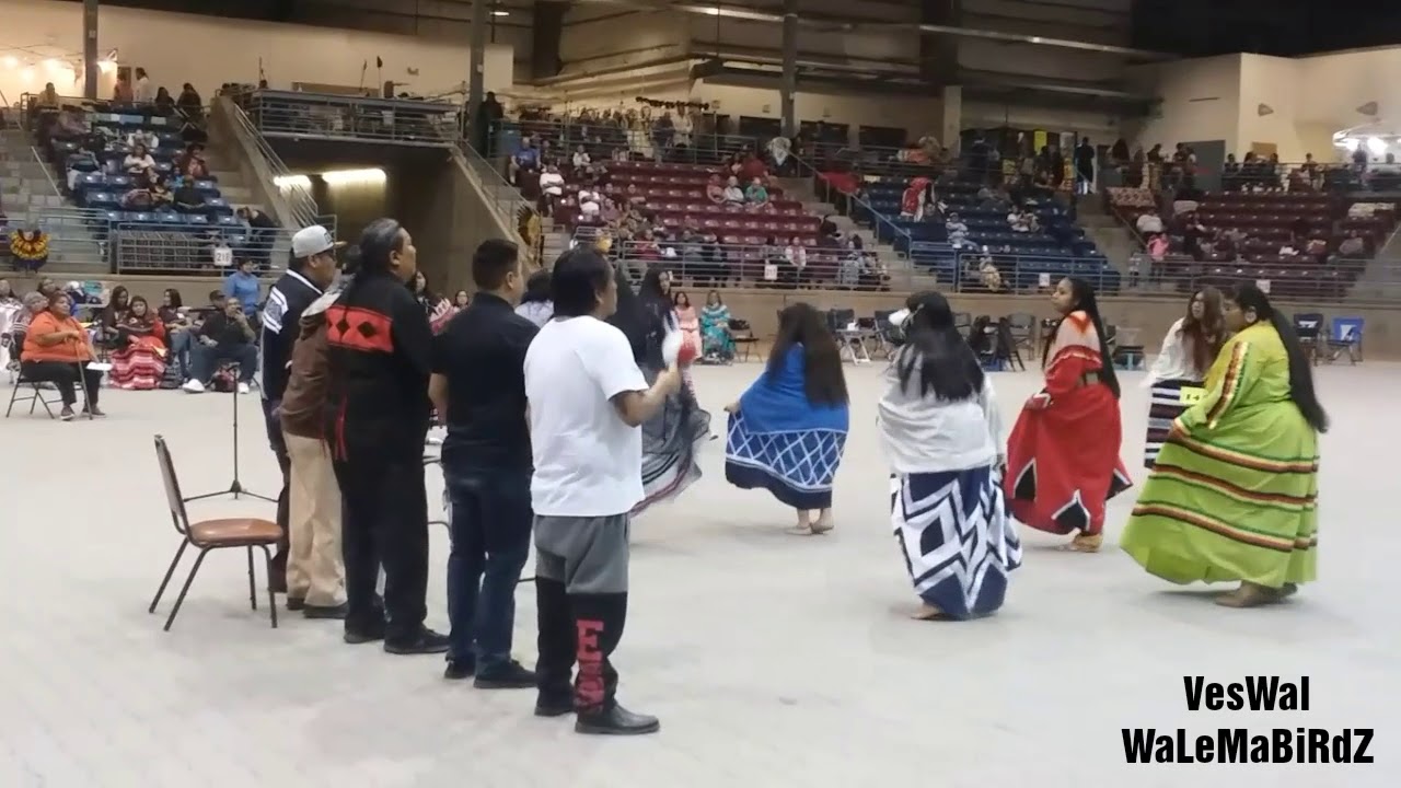 Young Ladies Bird Dancing at Avi 2018 - YouTube