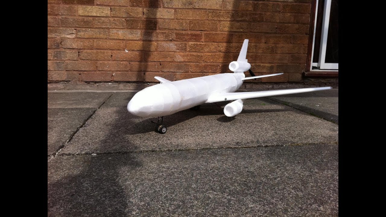 Depron McDonnell Douglas DC-10 CNC - YouTube