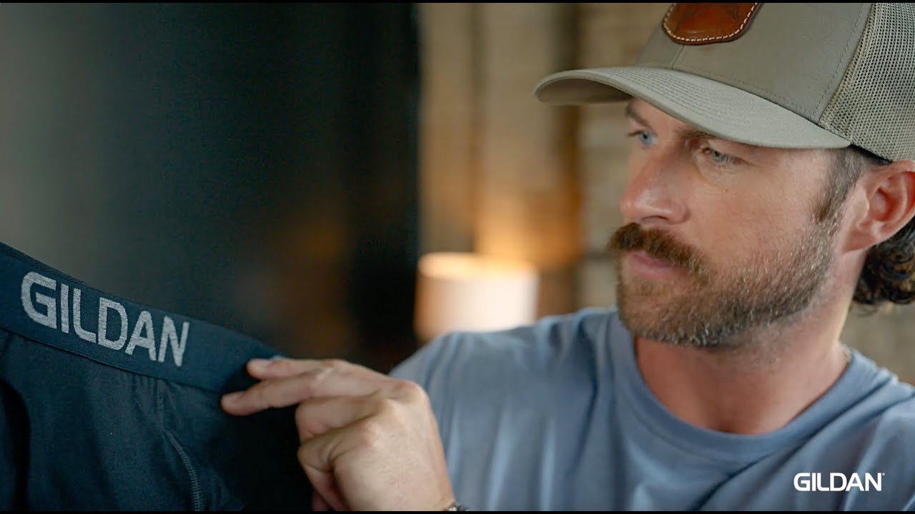 Country Music Star, Riley Green Chooses Gildan. - YouTube