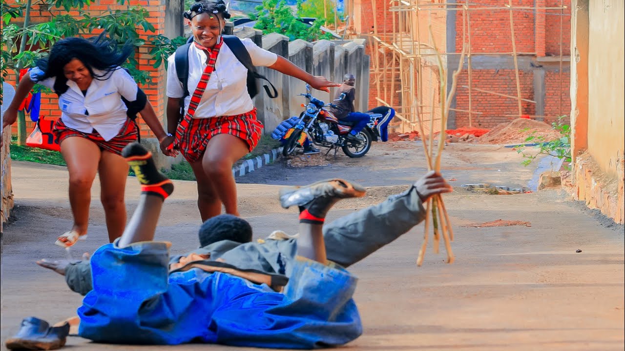 DANIZZO COMEDY:HIGH SCHOOL LIFE S3 EP13: OMG⁉️ SNAKE BITE STUDENTS ...