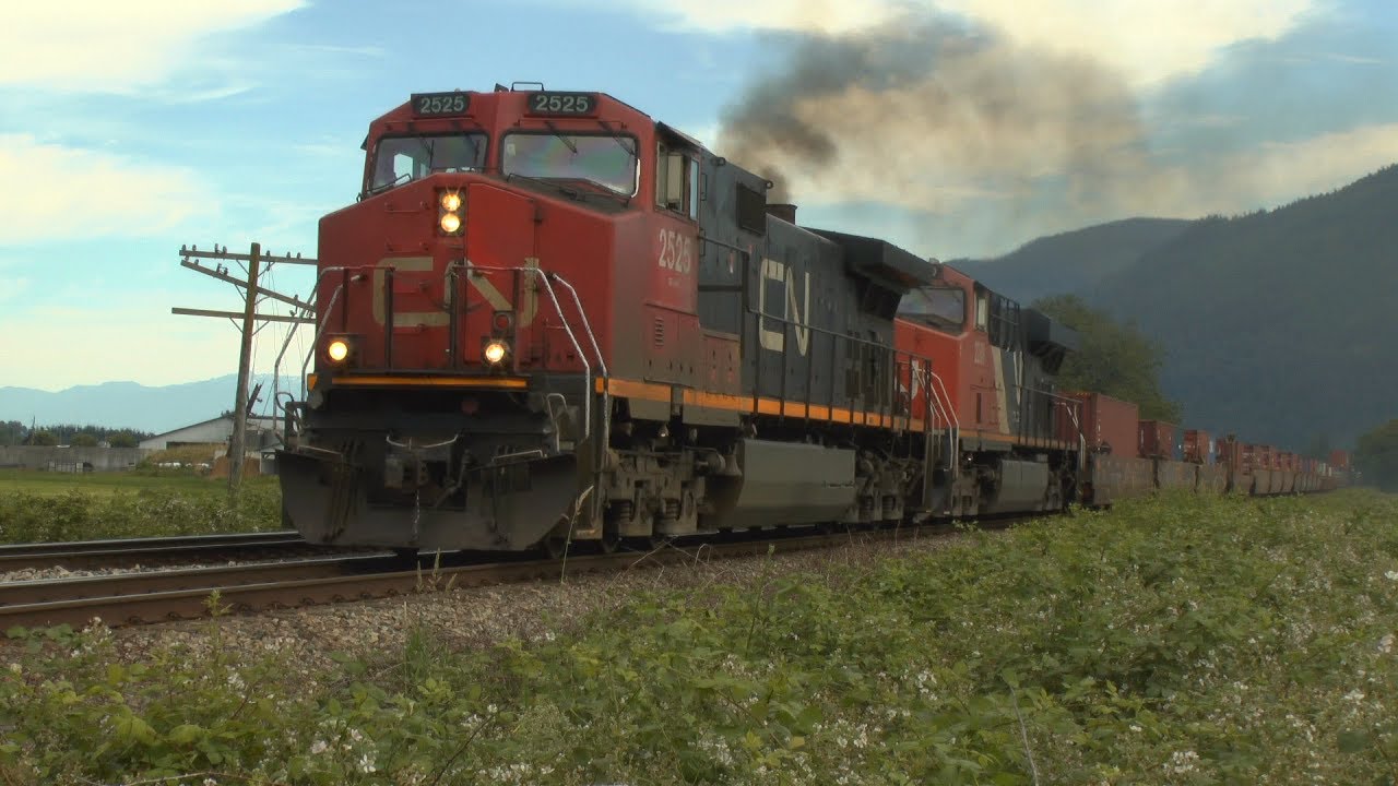RailfanBC: Wannabe ALCO! CN 2525 at Matsqui + More (2017-06-25) - YouTube