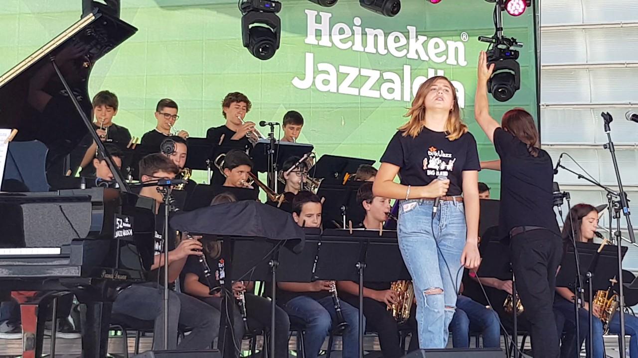 TxikiJazz Big Band: Cheek to Cheek - YouTube