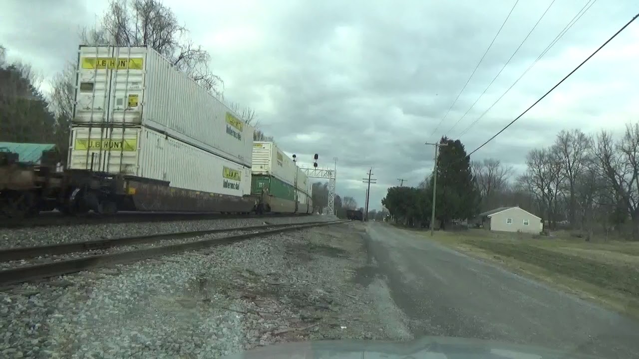 #8897 NS 203 Intermodal train - YouTube