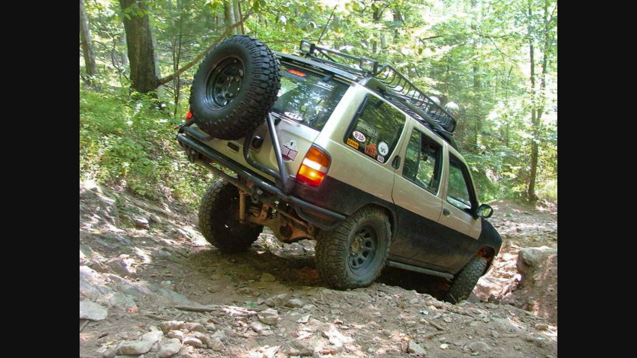 Lifted Nissan Pathfinders - YouTube