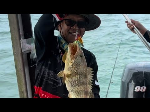 04 May 25 Boat Fishing Grouper Parrot Fish Timun Kaci Ayamm - YouTube