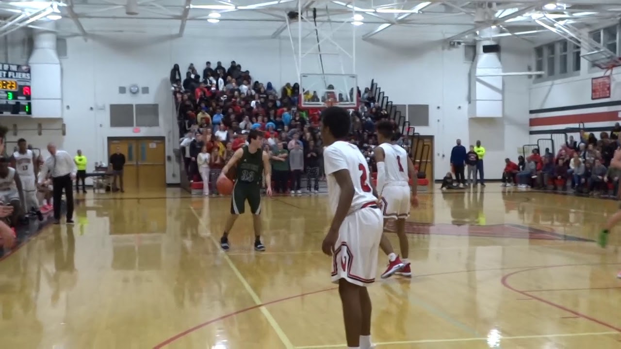 Sean Young hits a three after a Mekhi Moore block - YouTube