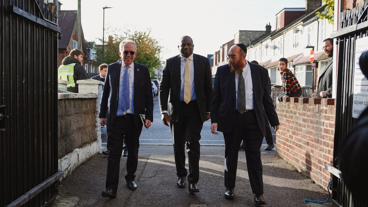 Foreign Secretary David Lammy visits South Tottenham Synagogue North ...