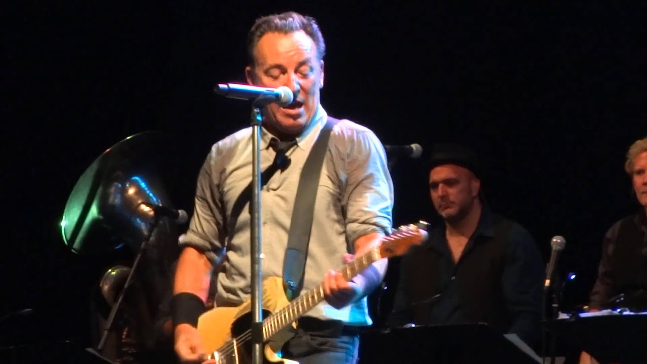 Bruce Springsteen - 2013-07-23 Cardiff - TV Movie (world debut) - YouTube