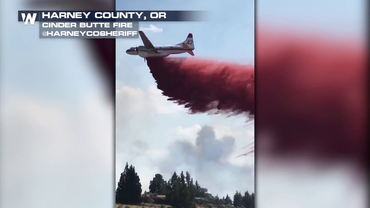 Air Tanker Makes Drop on Cinder Butte Fire in Oregon - YouTube