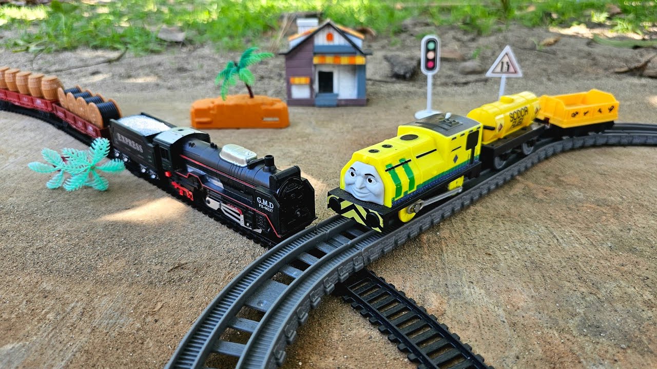 Merakit Mainan Kereta Api Rail King GMD Express, Kereta Api Raul Racing ...