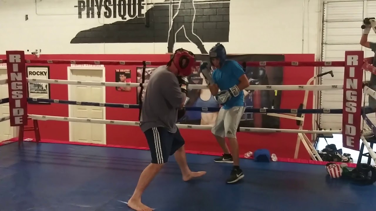 Friendly Sparring -- Damian(Gray) vs Lalo(Blue) - YouTube