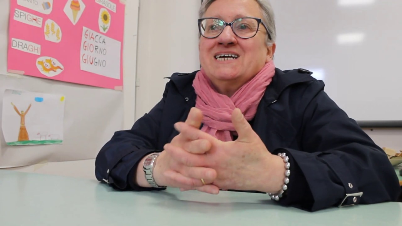 Intervista alla maestra Carla Innocenti - YouTube