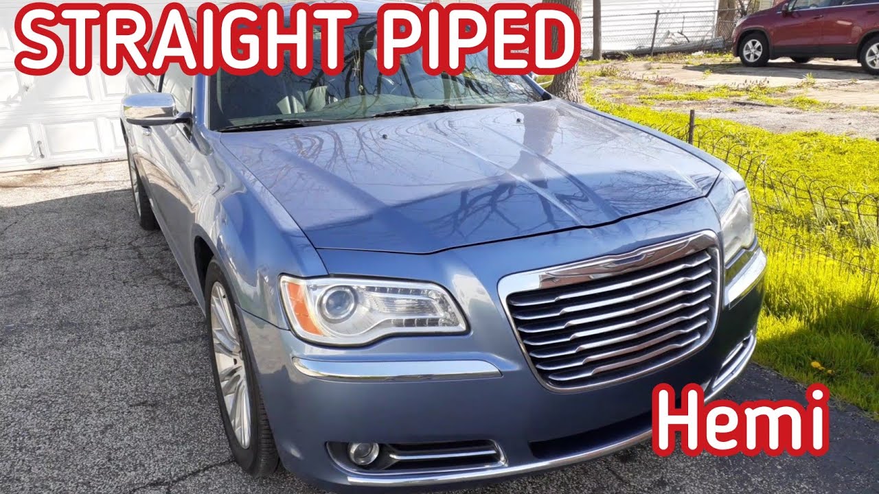 Straight Piped Chrysler 300c 5.7L Hemi Fly By - YouTube