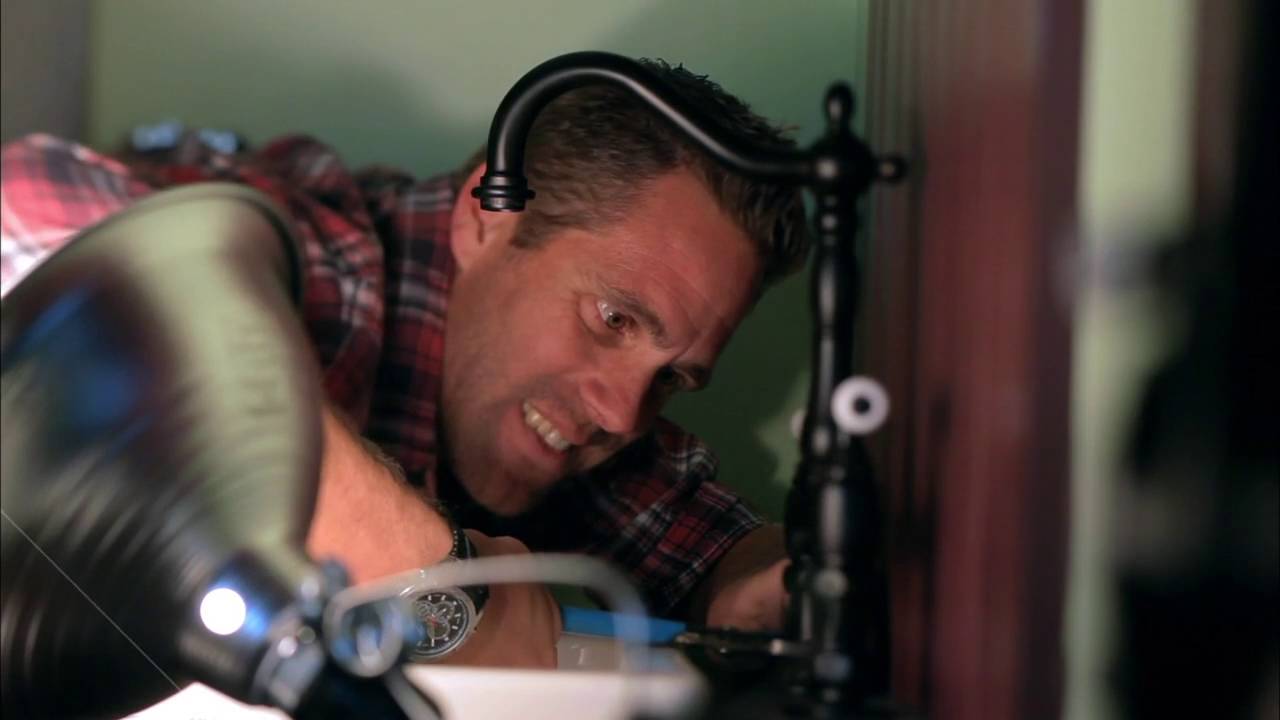 DIY Network I Hate My Bath promo featuring Jeff Devlin - YouTube
