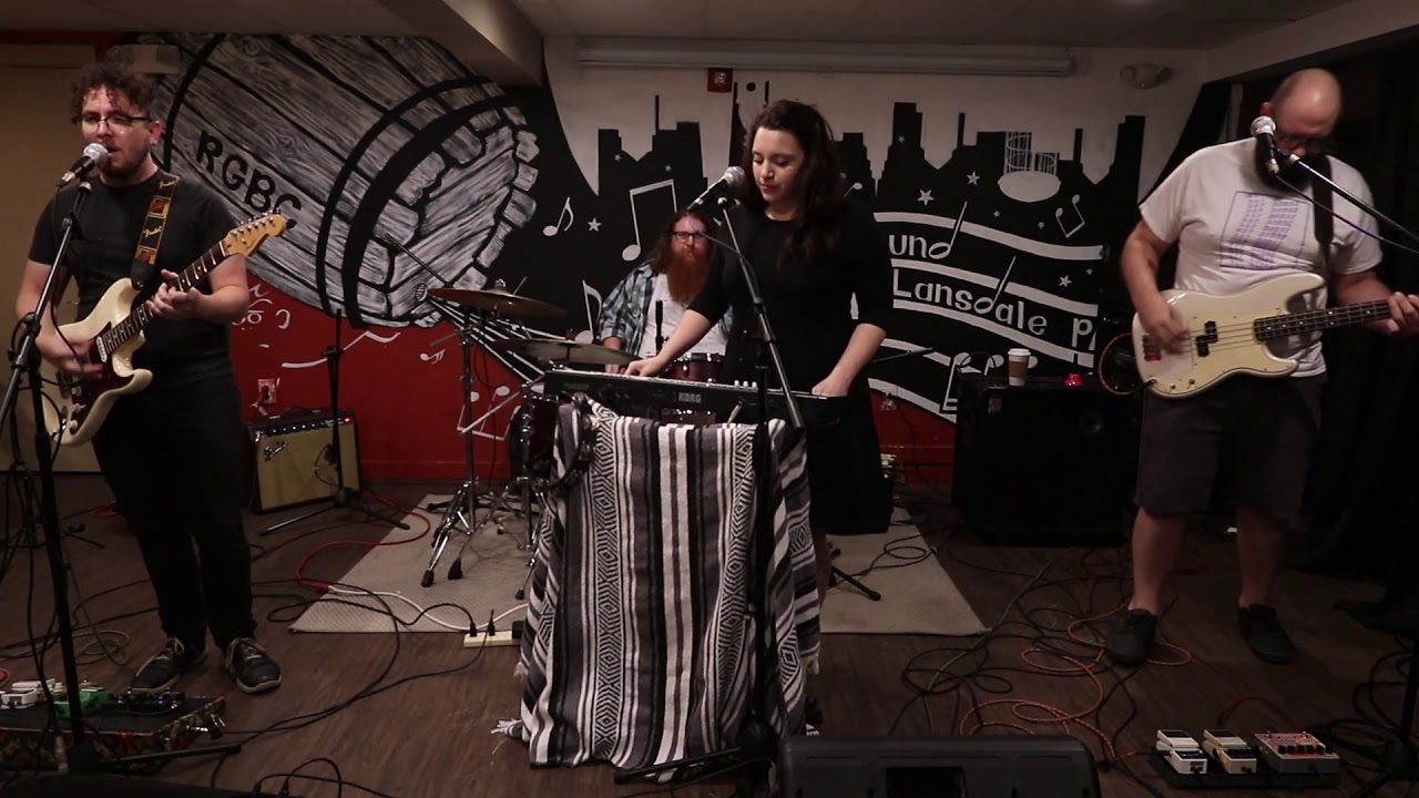 Round Guys Radio Sessions: "Down the River" // Jesse Gimbel - YouTube