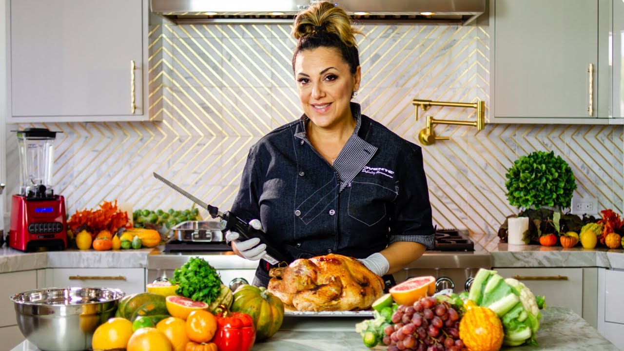 SEE HOW CHEF PENNY USES HER OVENTE ELECTRIC KNIFE! - YouTube