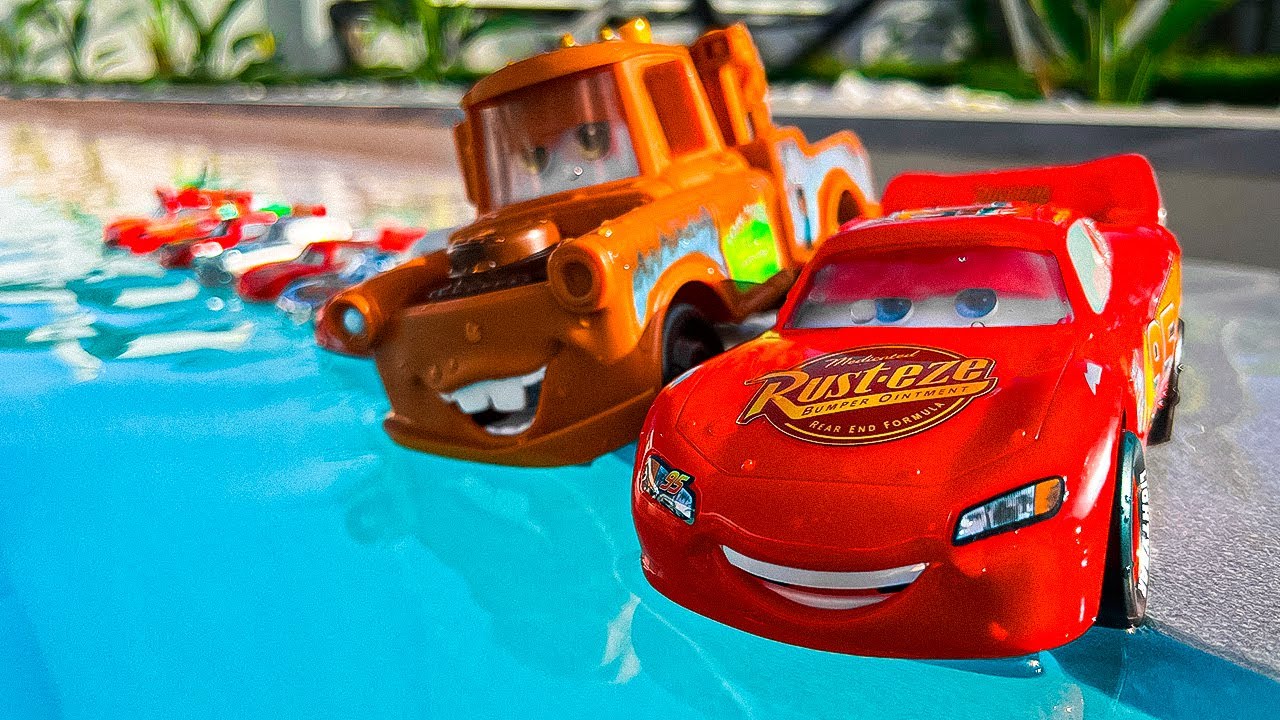 Disney Pixar Cars falling into deep pool, Lightning McQueen, Tow Mater ...