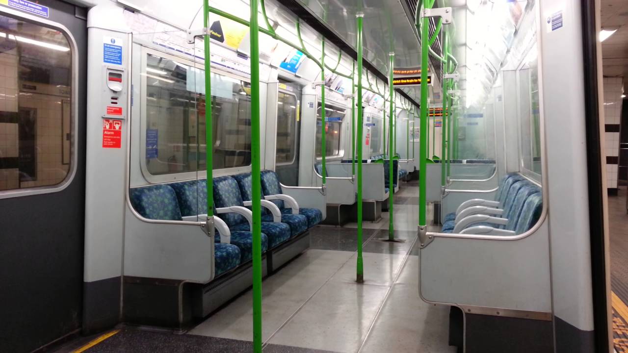 D78 stock unit ticking over at Tower Hill - YouTube