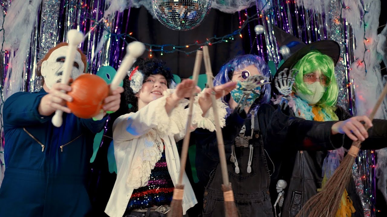 Sydney Eloise & the Creeps - "Monster's Holiday" (Buck Owens) - YouTube