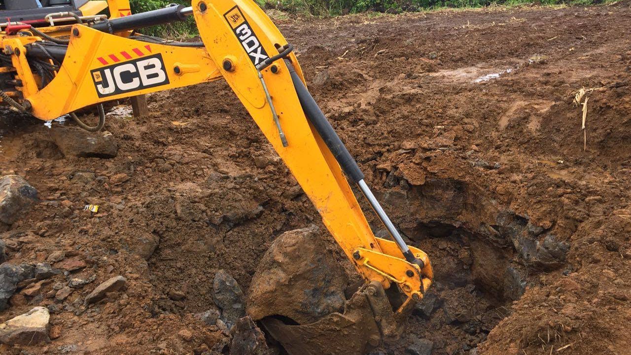 Excavator Operator Skills || Heavy equipment accidents compilation ...
