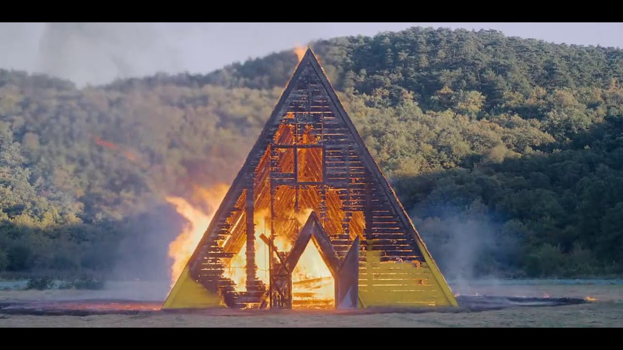 Midsommar - End Scene - YouTube