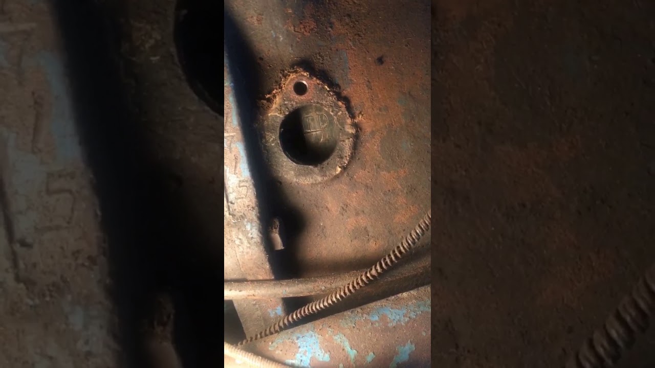 Timing marks and assembly fordson dexta tractor - YouTube