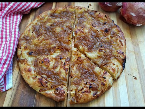 Focaccia Barese con cipolle rosse di Acquaviva - Ricetta tradizionale