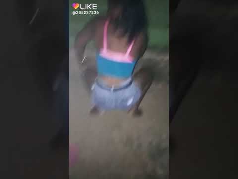 Niña bailando,