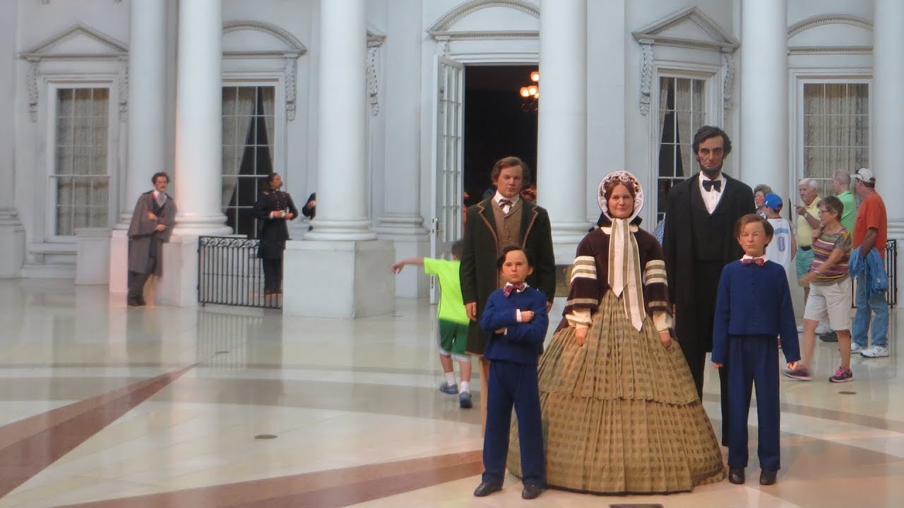 Abraham Lincoln Presidential Museum - YouTube