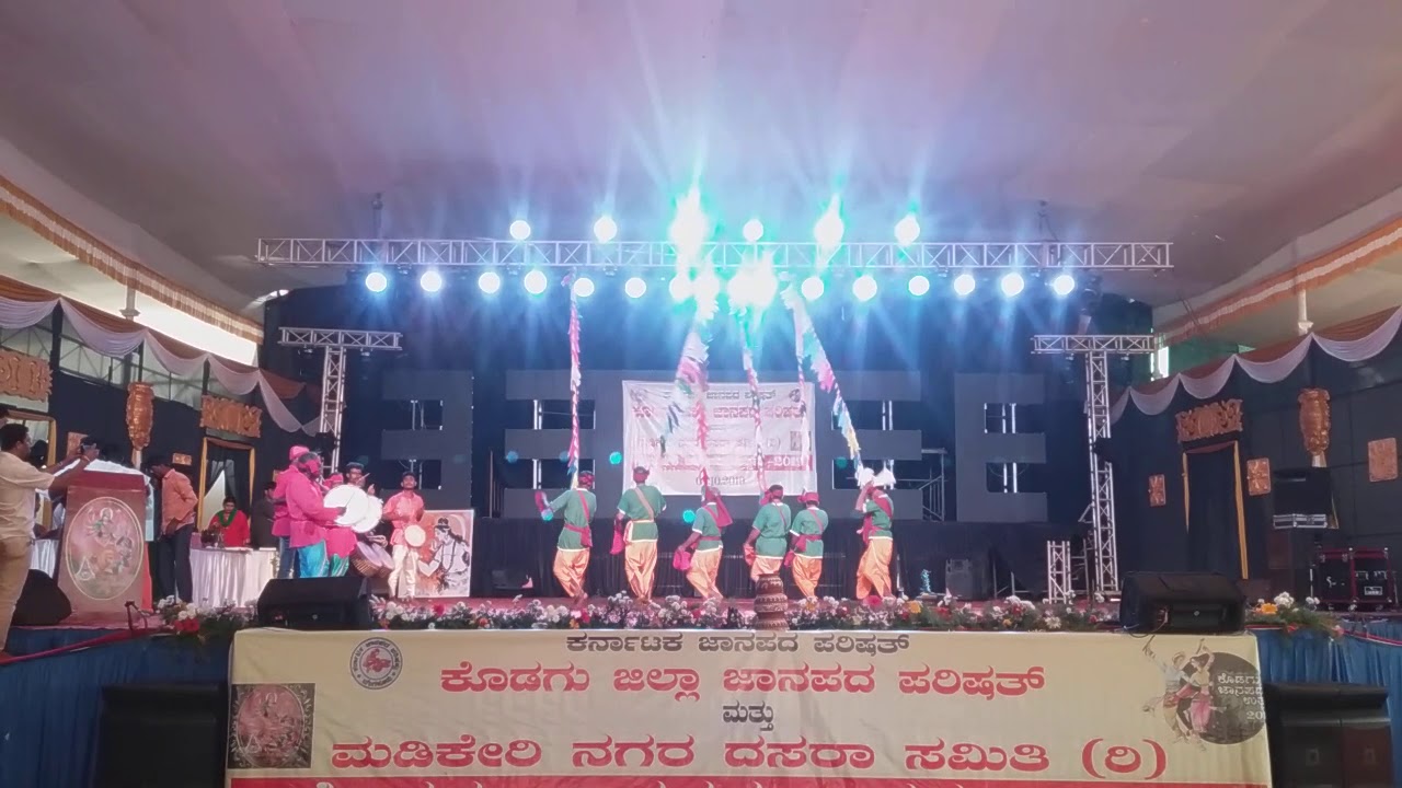 FOLK DANCE (PATTA KUNITHA, DASARA GROUP DANCE, TRADITIONAL DANCE) - YouTube