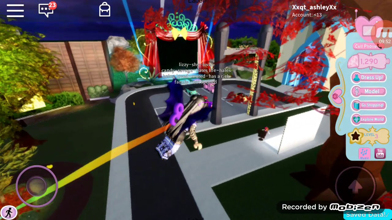 playing royale high - YouTube