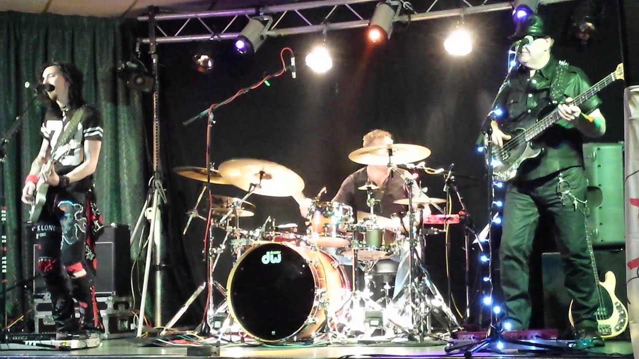 CHASER - Grease Is The Word LIVE @ Saltwell Social Club - YouTube