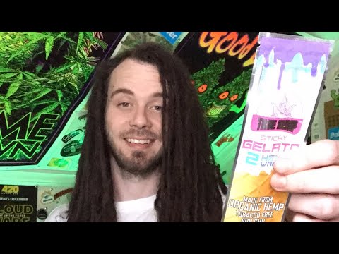 Rolling up a fat blunt LIVE! - YouTube