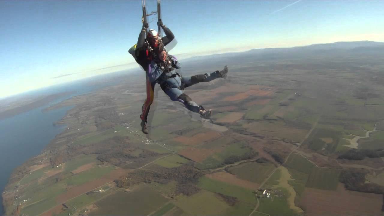 Amy Nelson - Skydives at Vermont Skydiving Adventures - YouTube