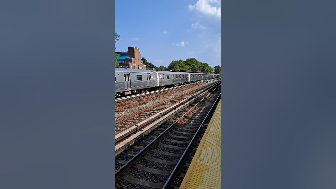 Manhattan Bound R46 Q train entering and leaving Avenue J - YouTube