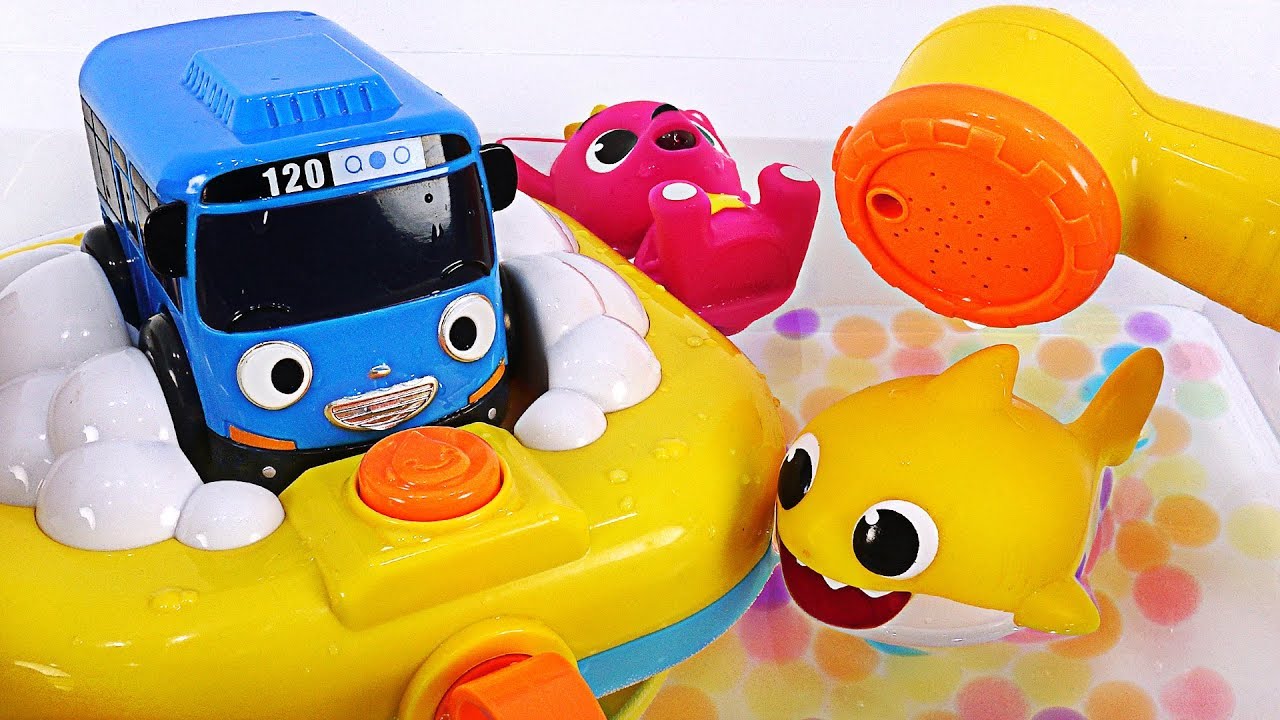Tayo is dirty! Let’s take a clean bath with Baby Shark, Pinkfong~ Tayo ...