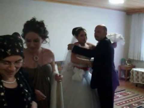 DENİZ UYANIK  KAPLAN BABA EVİNDEN AYRILIŞI
